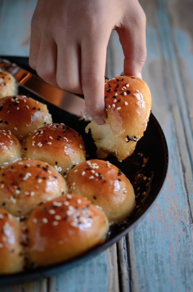 Beehive Sweet Buns (Honeycomb Buns) | Beyond Kimchee
