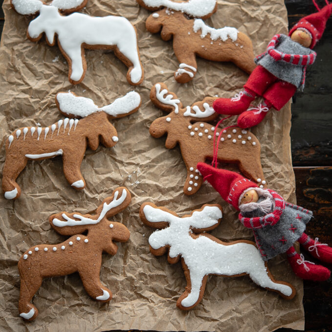 Swedish Gingerbread Cookies (Pepparkakor) | Beyond Kimchee