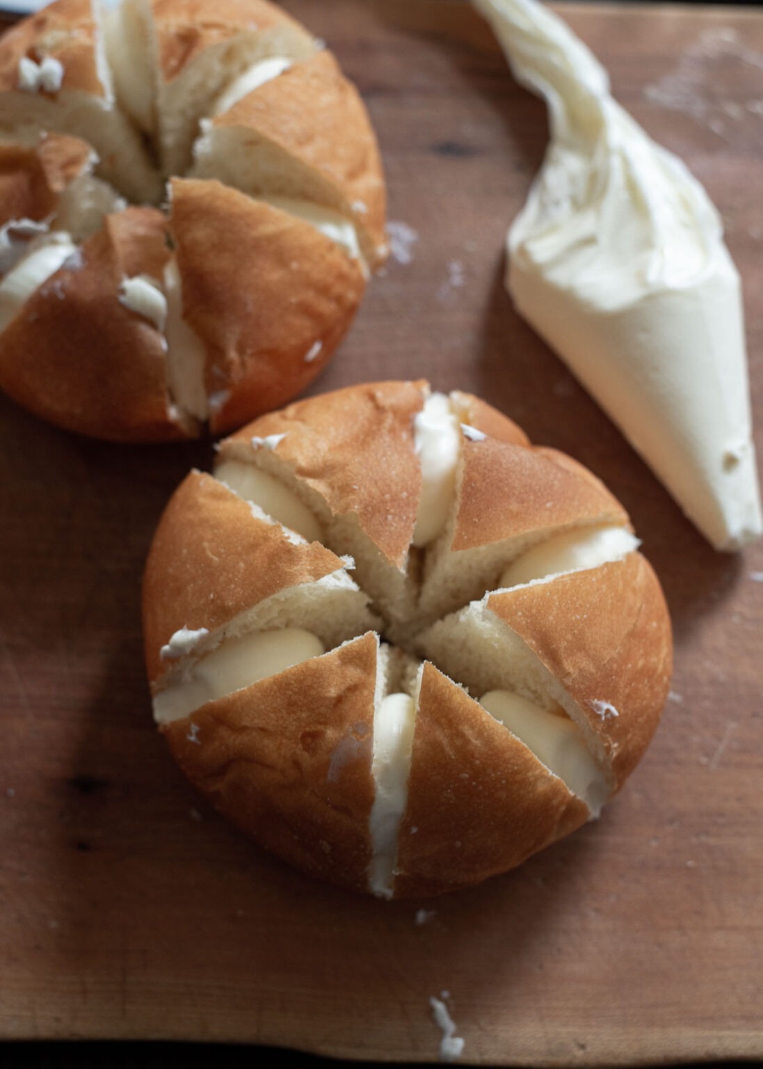 Easy Korean Cream Cheese Garlic Bread - Beyond Kimchee