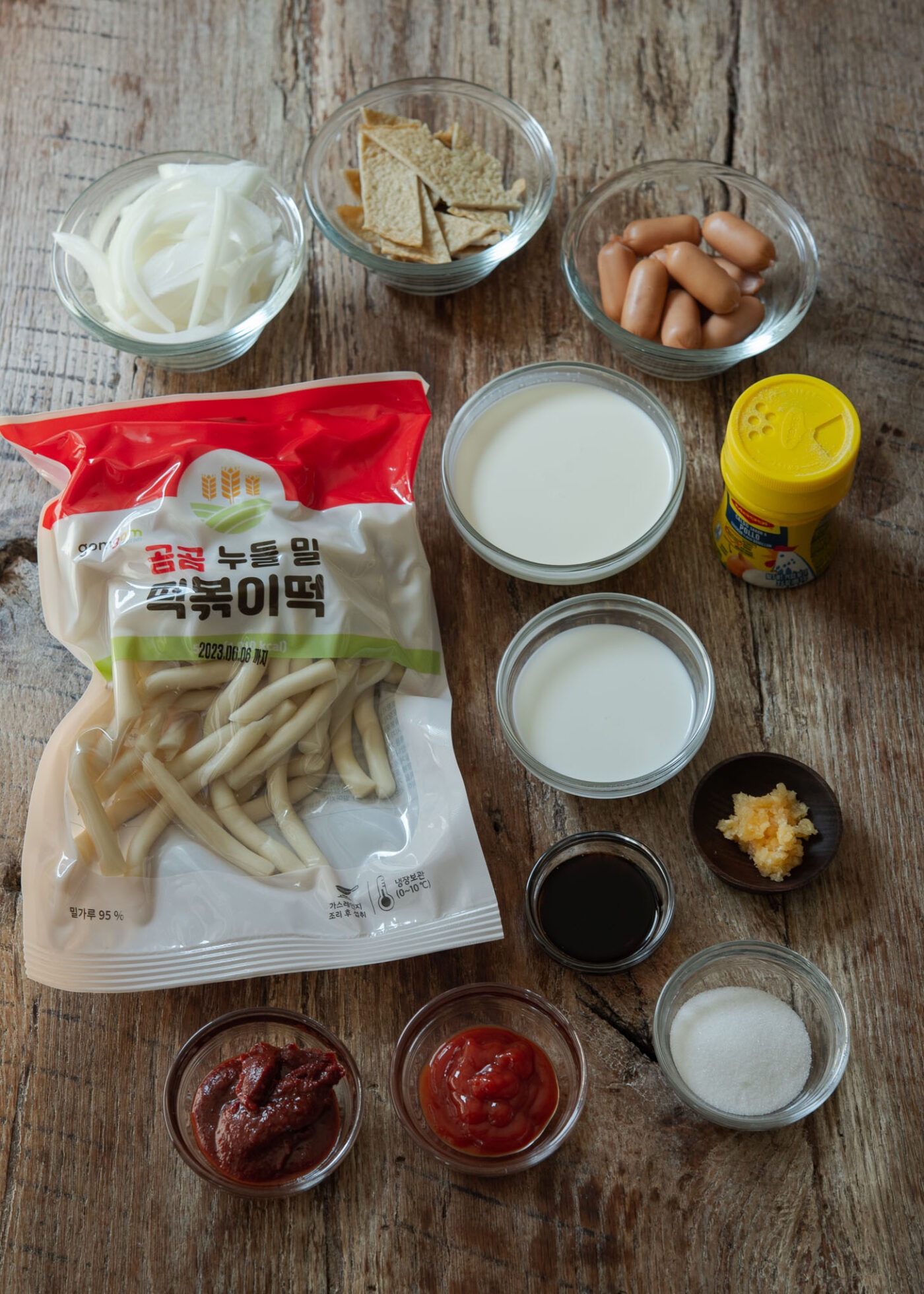 Rose Tteokbokki (Creamy Korean Rice Cake Recipe) - Beyond Kimchee