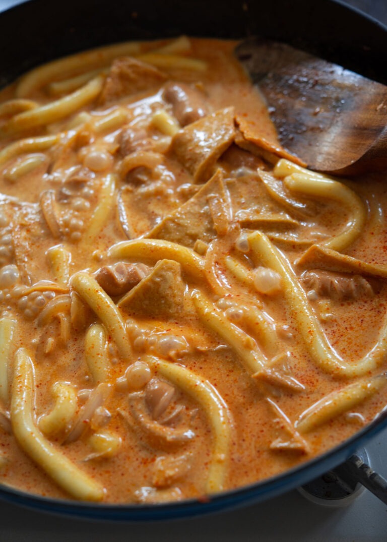 Rose Tteokbokki (Creamy Korean Rice Cake Recipe) - Beyond Kimchee