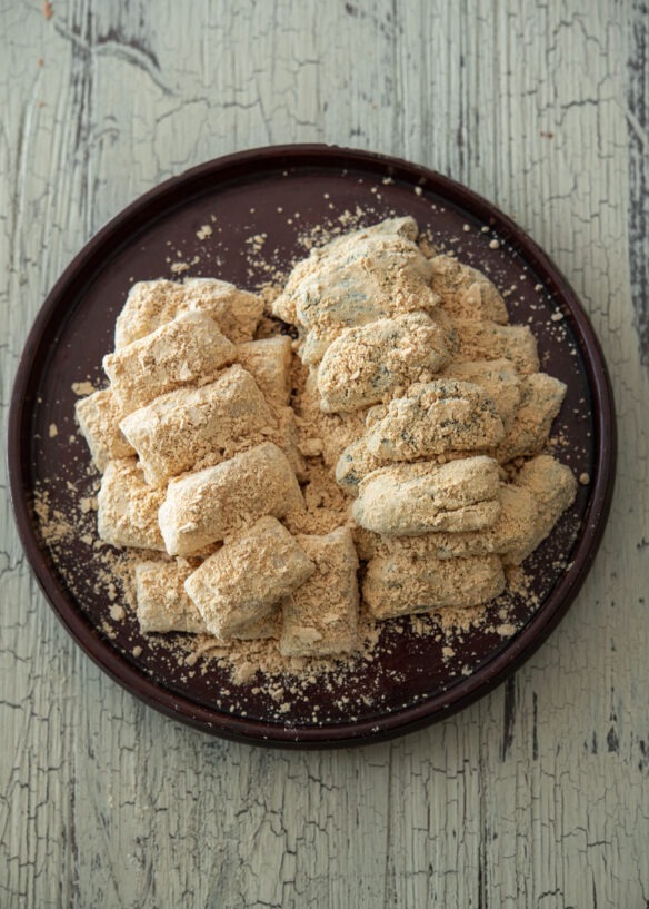 Injeolmi (Quick Korean Sweet Rice Cake) - Beyond Kimchee