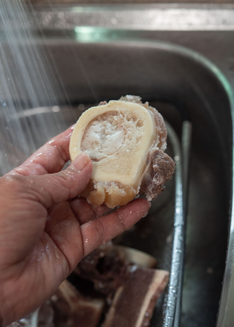 Easy Seolleongtang (Ox Bone Soup) - Beyond Kimchee