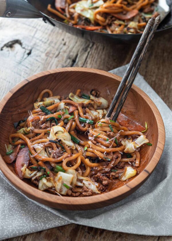 Quick Yaki Udon (Stir-Fried Udon Noodles) - Beyond Kimchee