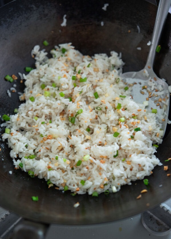 10-Minute Garlic Fried Rice (Sinangag) - Beyond Kimchee