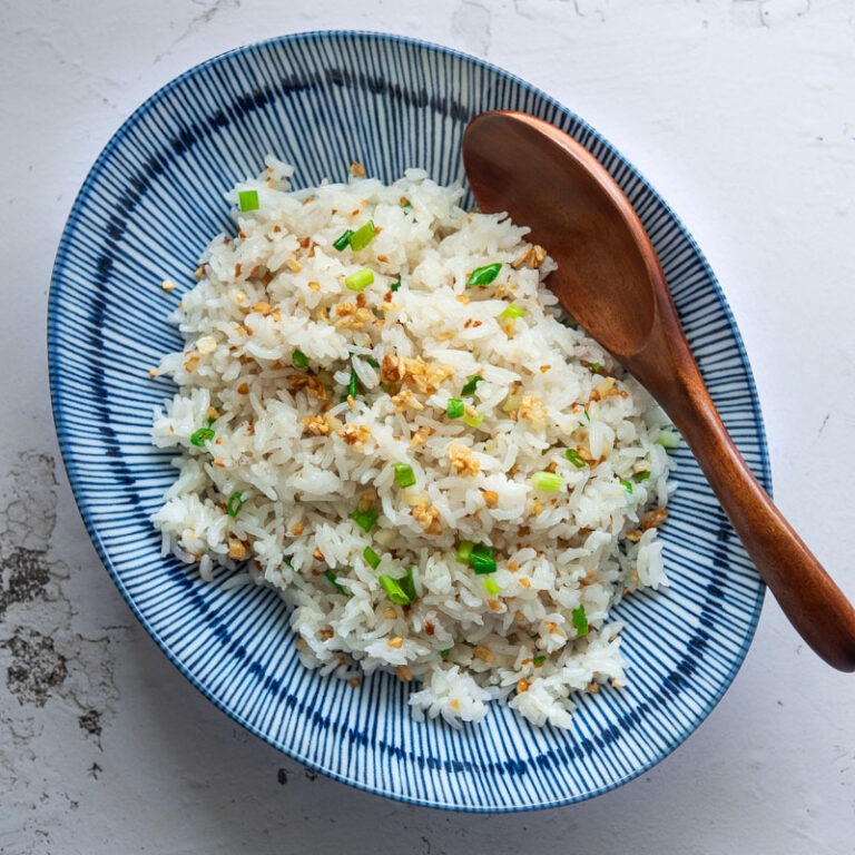 10-Minute Garlic Fried Rice (Sinangag) - Beyond Kimchee