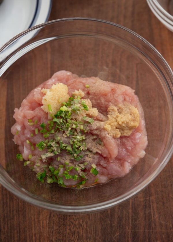 Easy Thai Chicken Rice Soup (Khao Tom Gai) - Beyond Kimchee